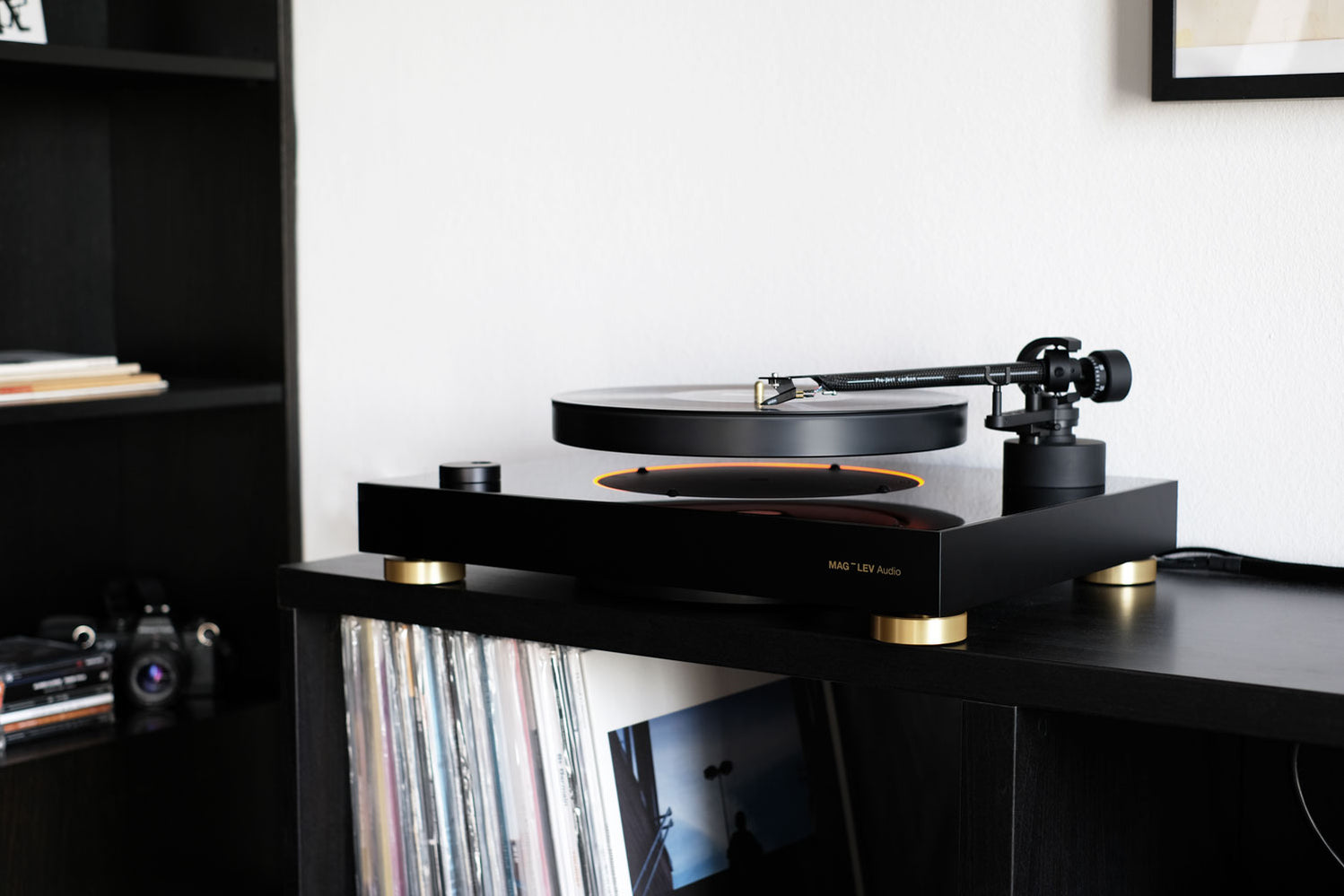 The World's First Levitating Turntable - MAG-LEV Audio