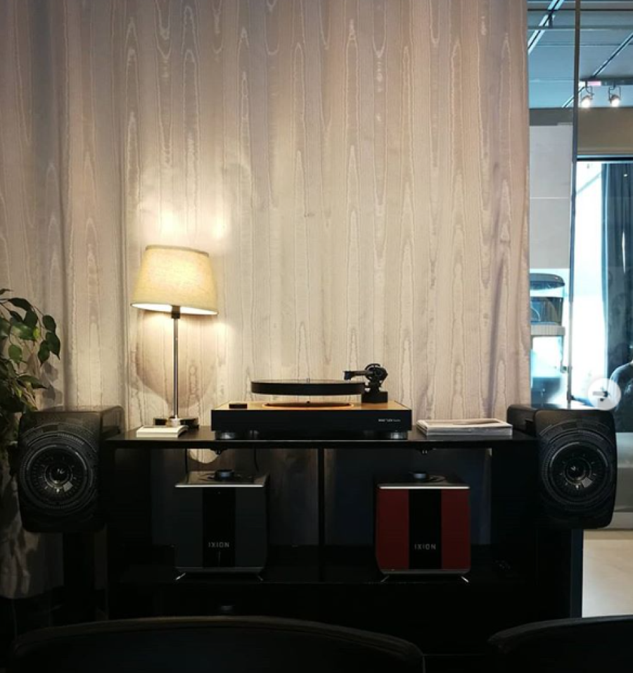 The World's First Levitating Turntable - MAG-LEV Audio